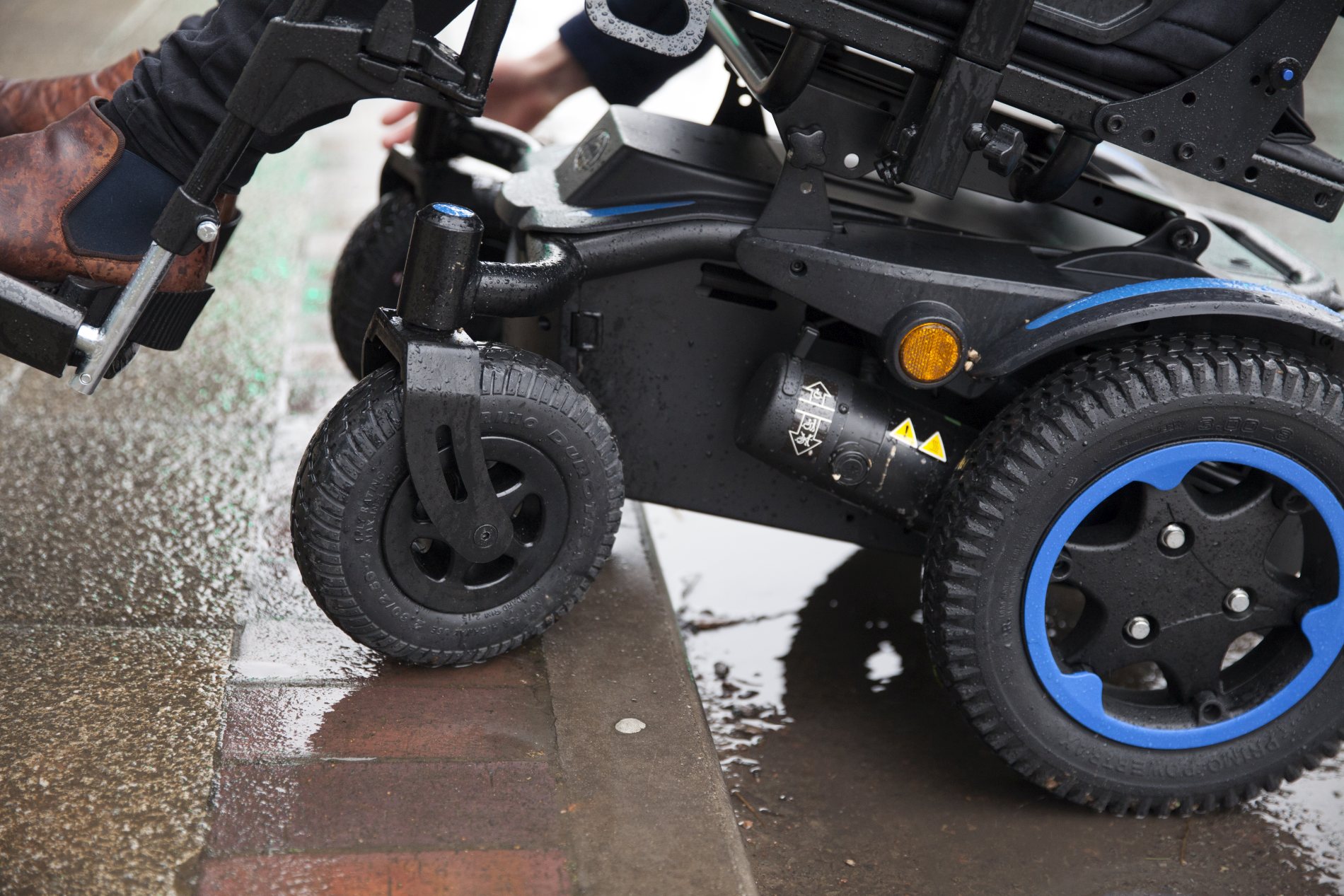 Wózek elektryczny QUICKIE Q200 R | Sunrise Medical